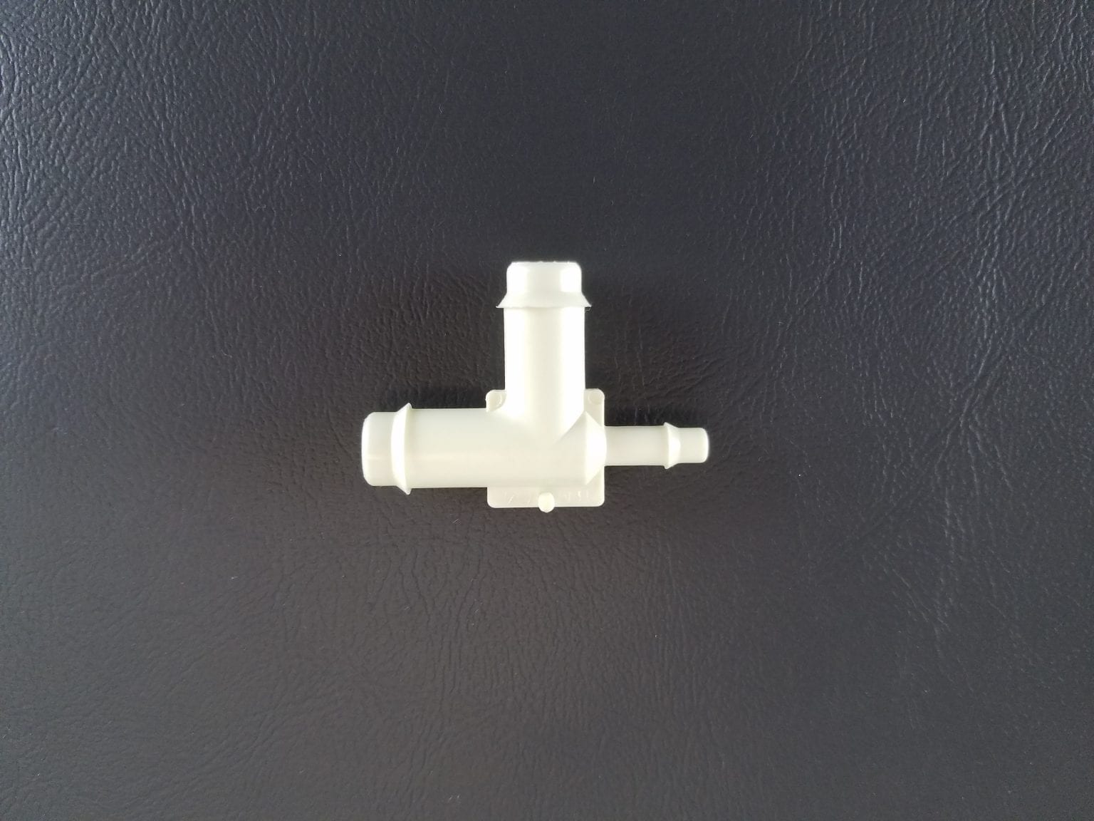 Vacuum Line Connector Tee 1/4″ X 1/4″ X 1/4″